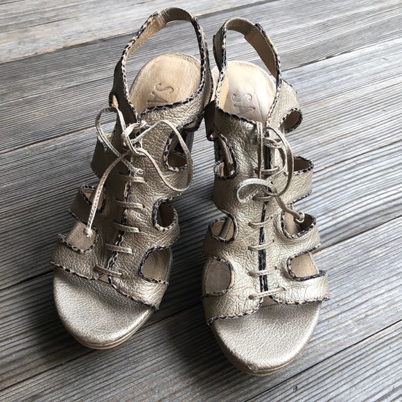 sachelle | Shoes | Sachelle Platform Leather And Snakeskin Heels Size ...